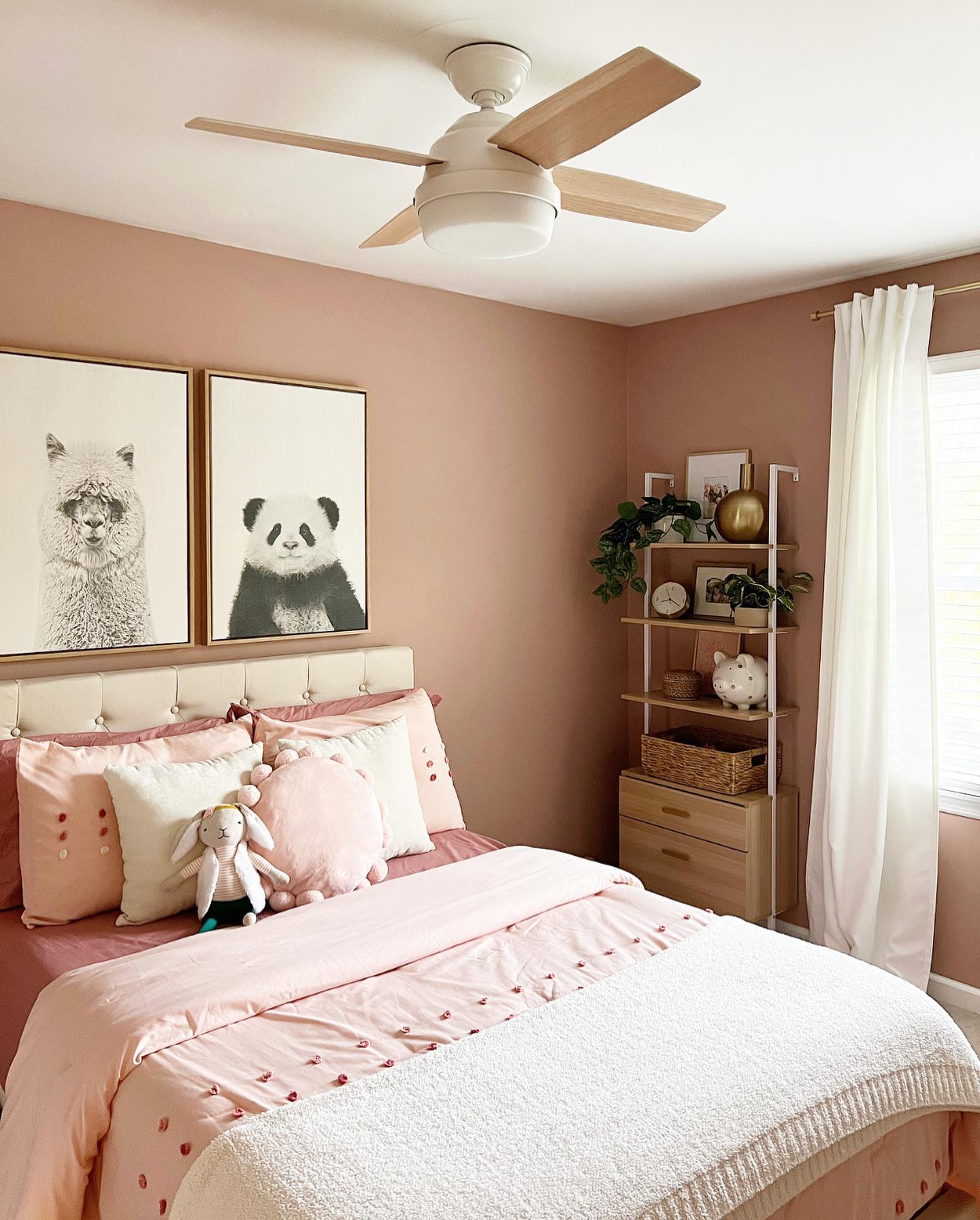 10 Mesmerizing Girls' Bedroom Paint Ideas to Transform Her Room - 2025