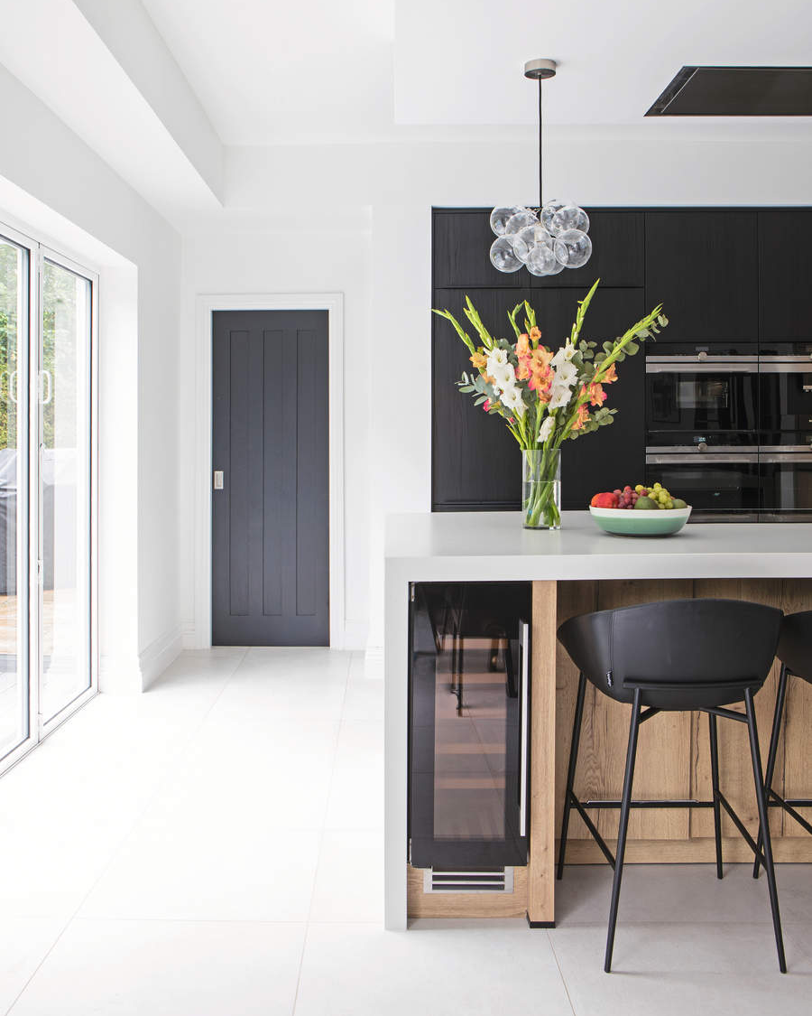 Sleek and Stylish: 10 Monochrome Kitchen Ideas You’ll Love - 2025