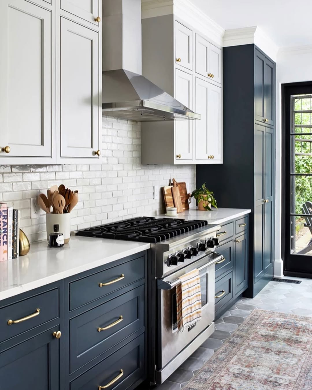 10 Top-notch Kitchen Cabinets Color Scheme Ideas - 2025