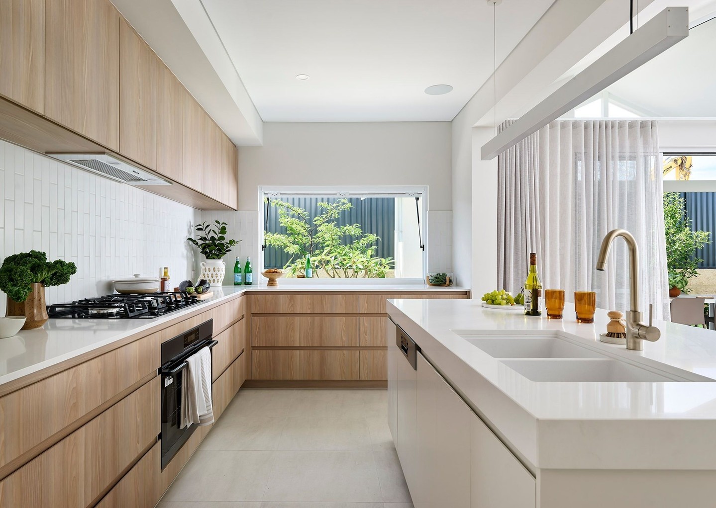 Perfect Pairings: Inspiring Two Tone Kitchen Ideas - 2025