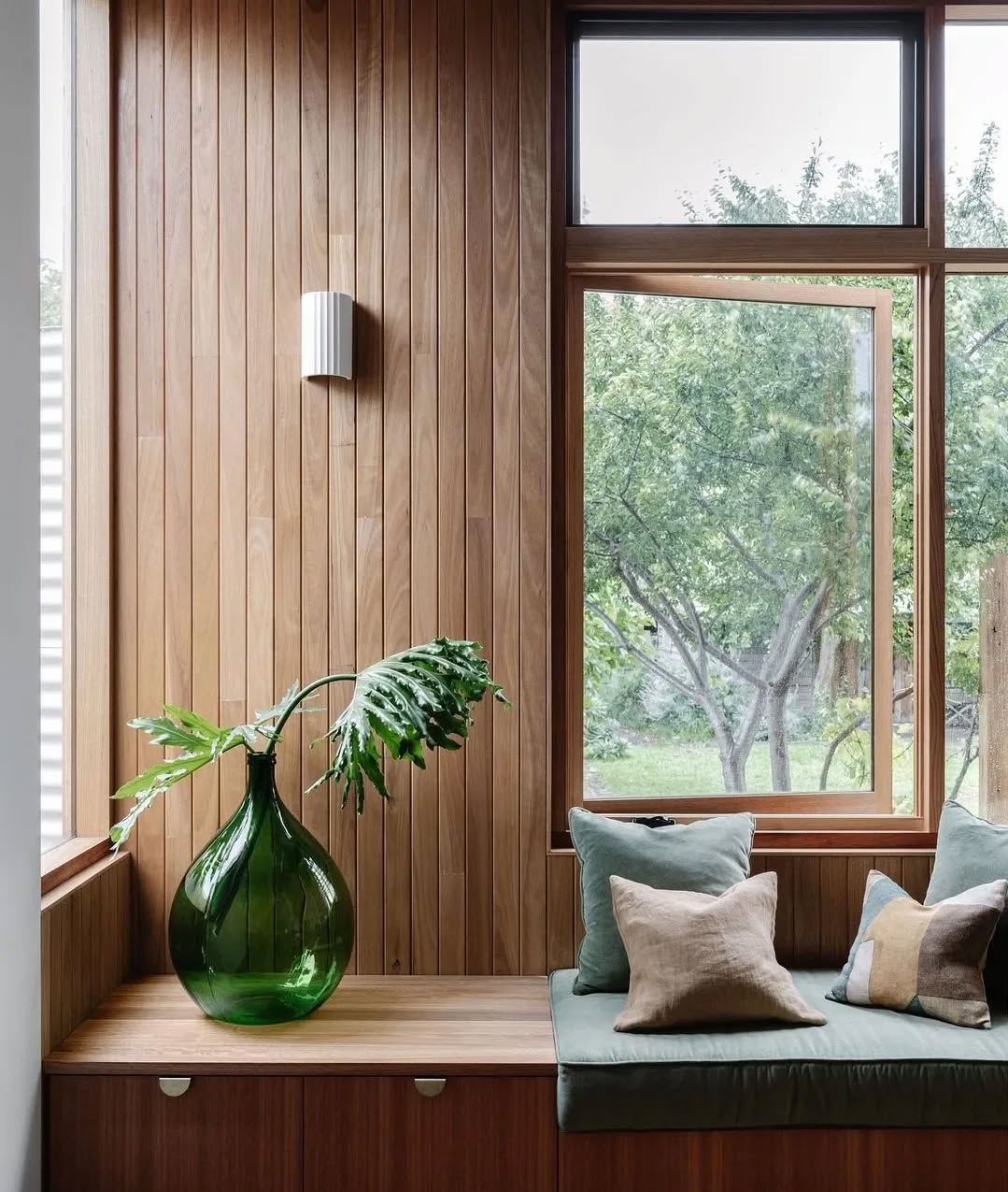 10 Impressive Living Room Ledge Ideas to Elevate Your Space - 2025