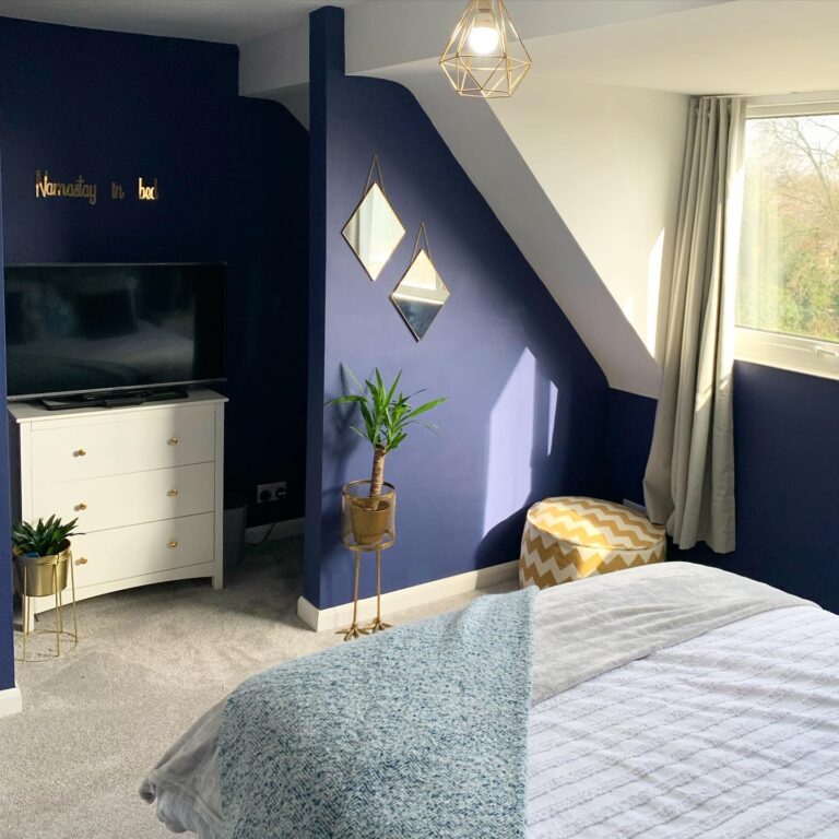 10 Stunning Navy Bedroom Ideas That Redefine Sophistication and Comfort ...