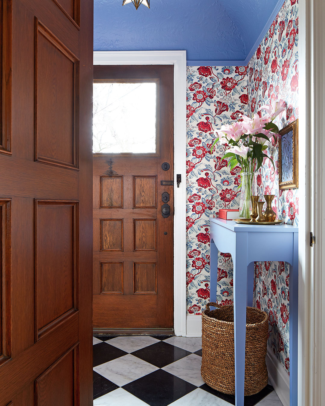 10 Impressive Foyer Decor Ideas to Make a Striking First Impression - 2025