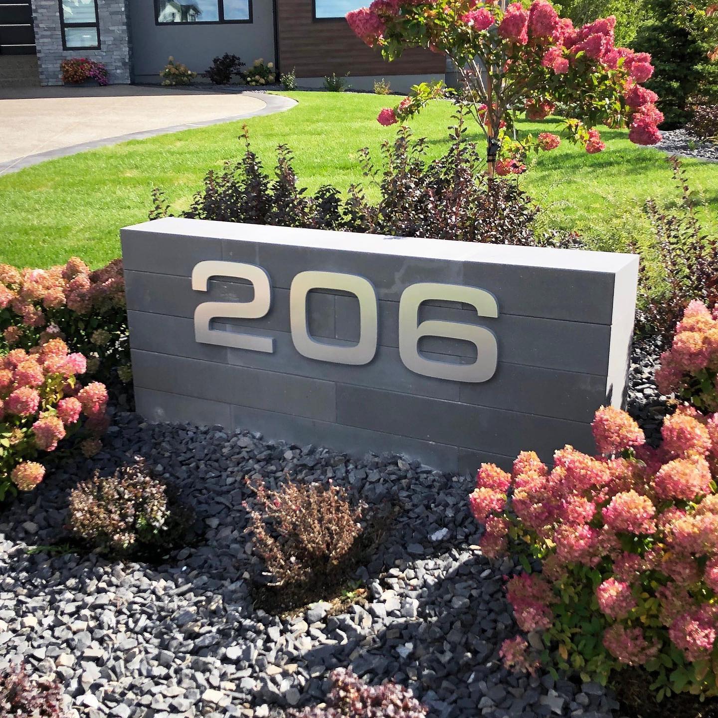 10 Inspiring Modern House Number Sign Ideas to Elevate Your Curb Appeal ...